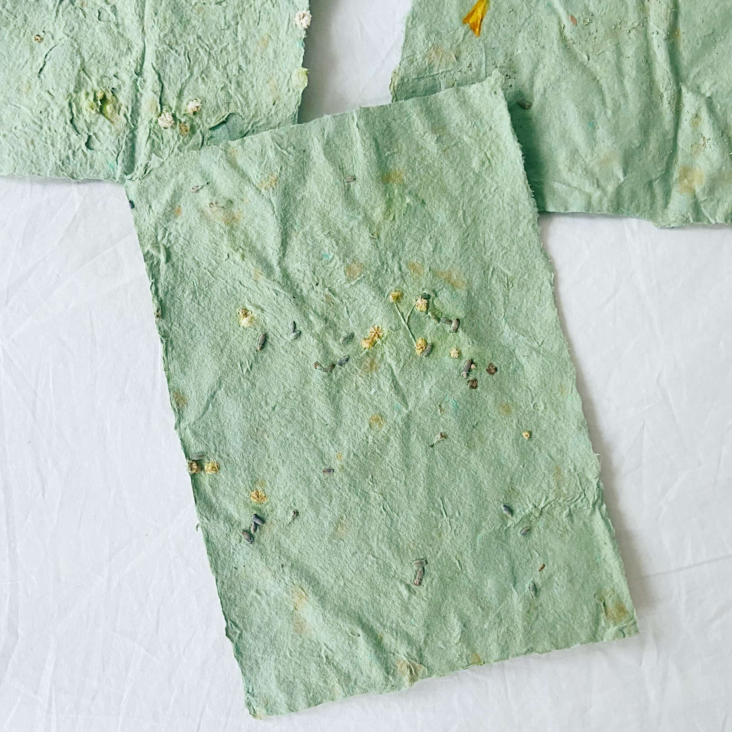 Zelf papier maken van oud papier met kinderen