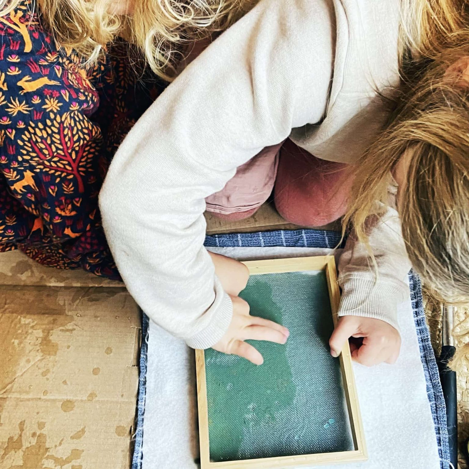 Zelf papier maken van oud papier met kinderen