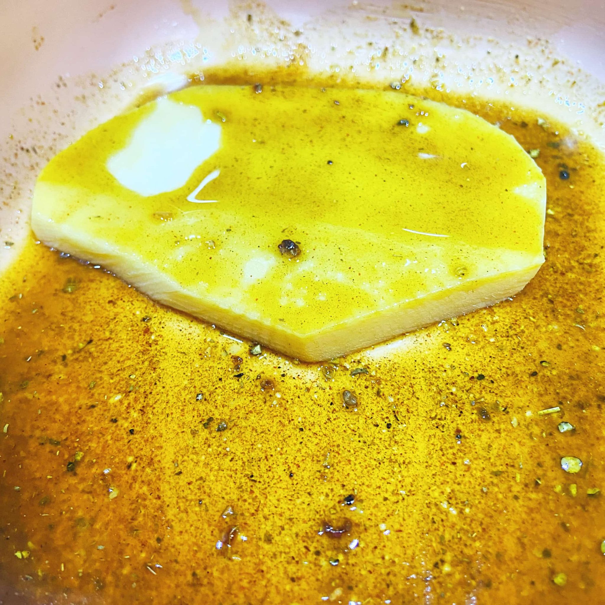 paarse knolraap met kruiden uit de oven: biologisch en vegan gerecht